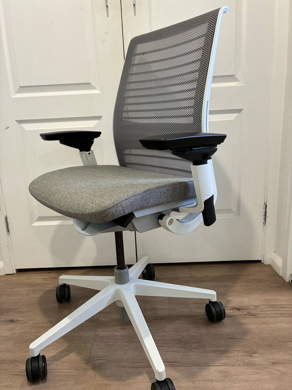 Steelcase Think V2 Office Chair - Ex-demo condition – Kate's furniture
